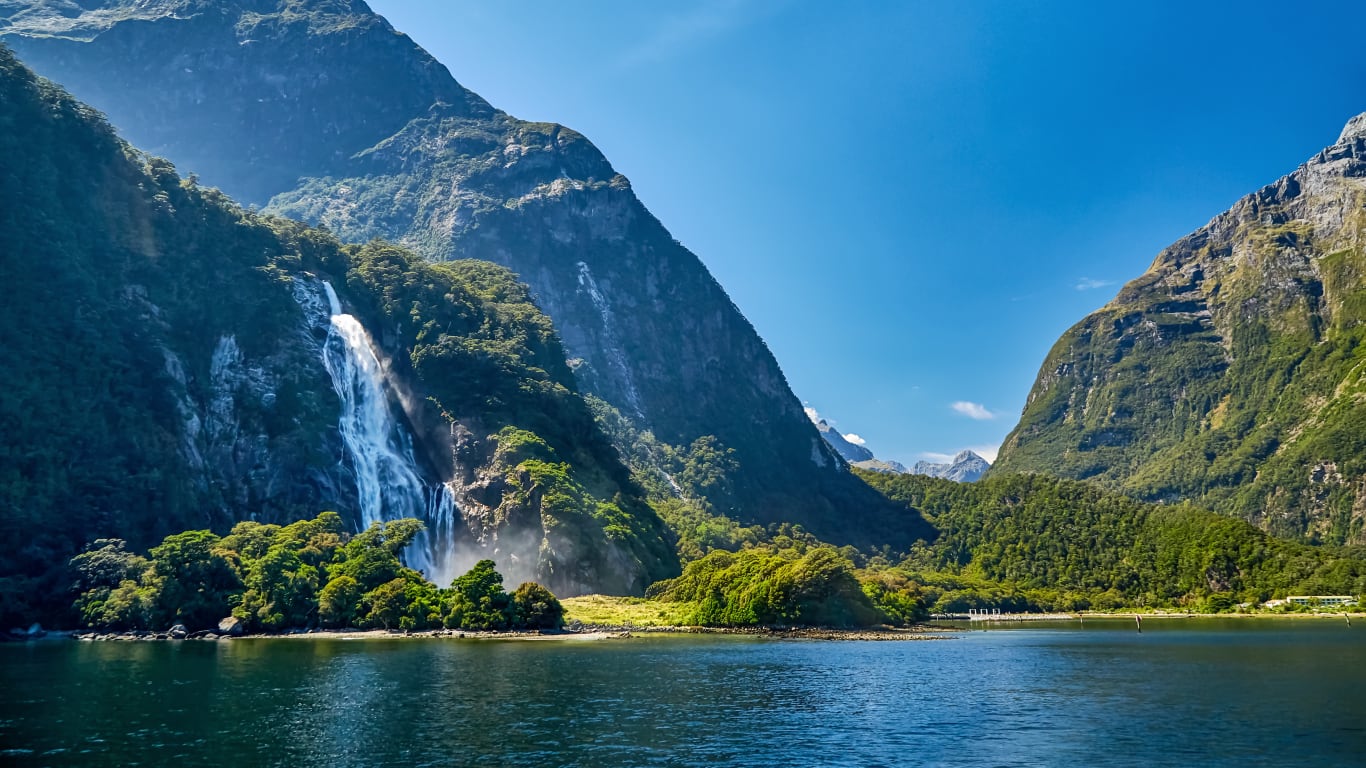 New Zealand & Fiji Discovery | Fiji Tours & Luxury Travel